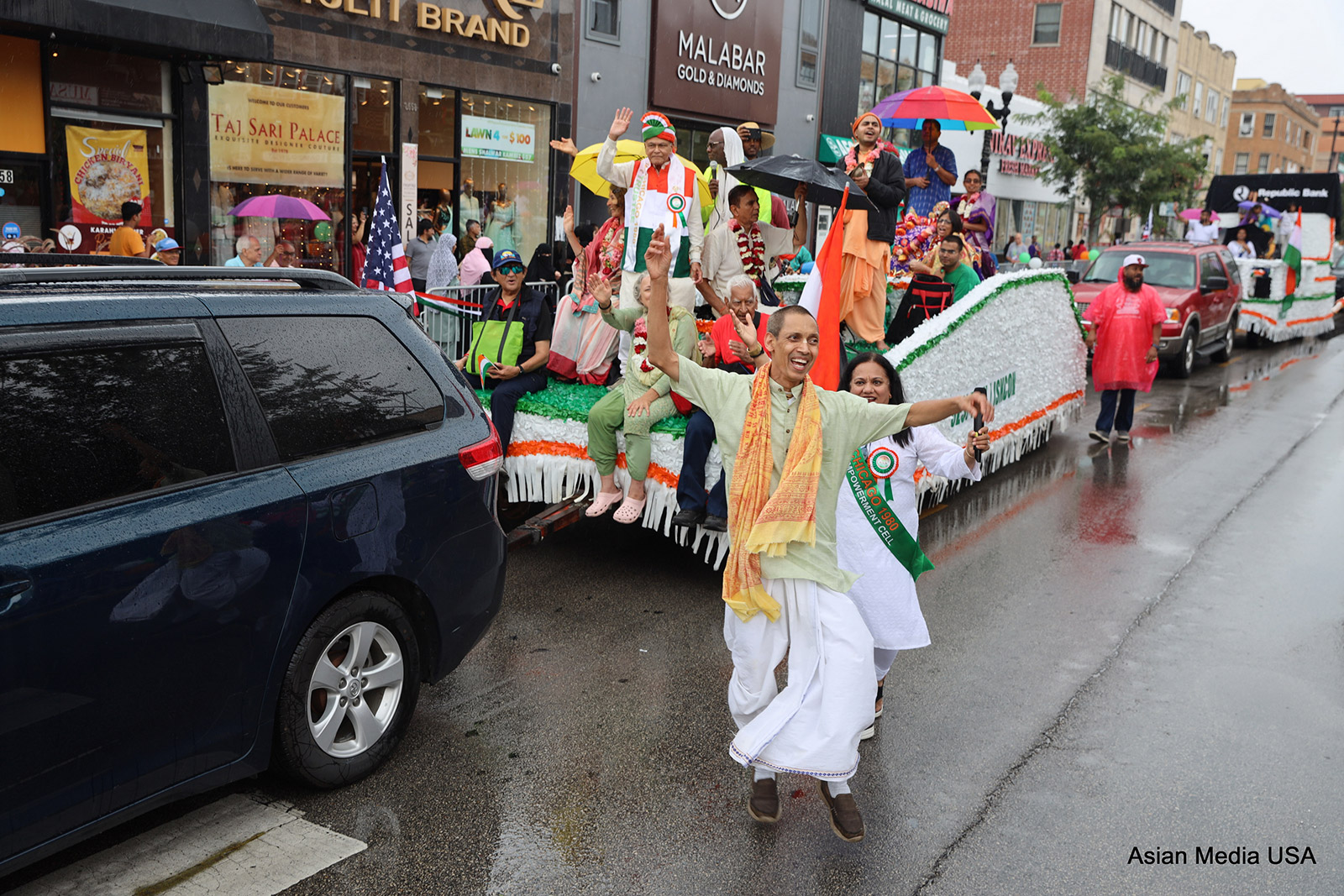 ISKCON Chicago devotees bring Deity of Lord Jagannatha on the float at ...