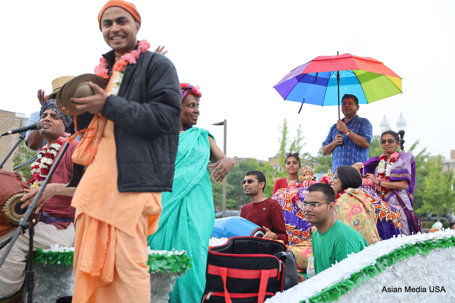 ISKCON Chicago devotees bring Deity of Lord Jagannatha on the float at ...